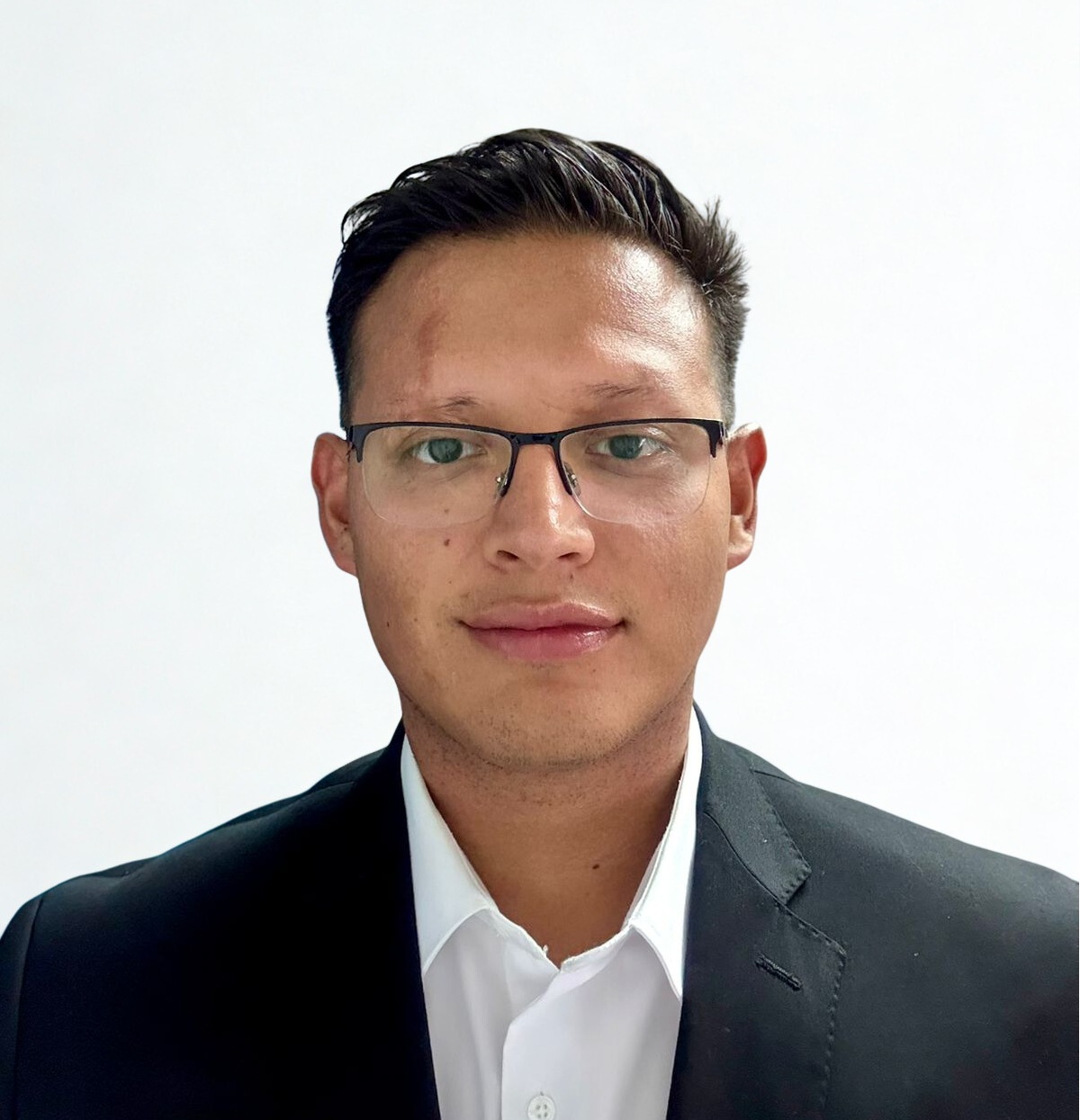 EDGAR POLO – Broker Inmobiliario Bilingüe